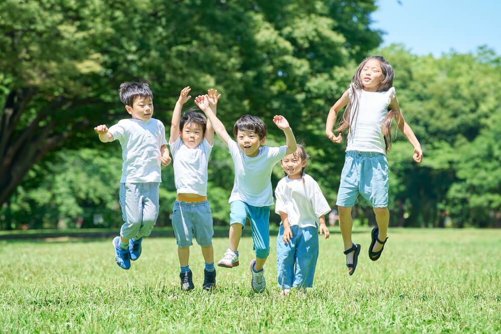 【小学生向け】外でできる遊び8選！みんなで楽しめるレクリエーションを紹介｜ほっとsoda情報局｜sodasoda（ソーダソーダ）探究子育て